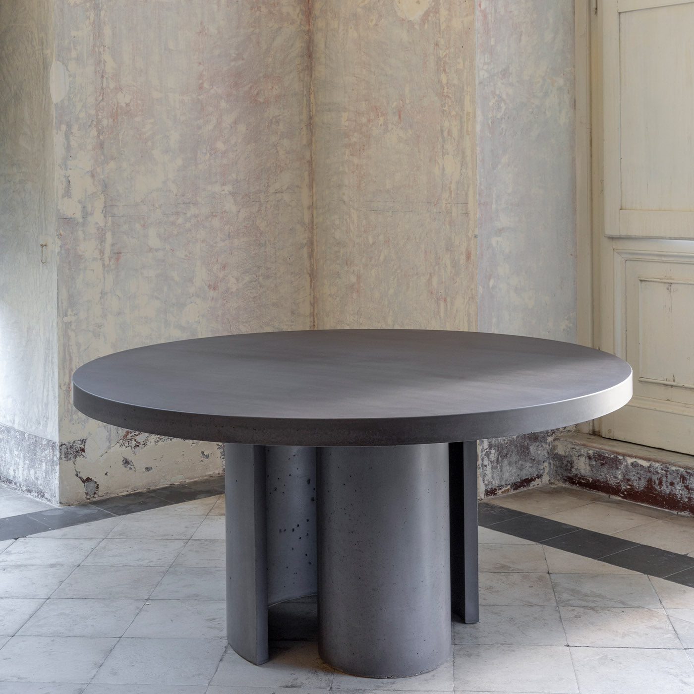 Atlante Ardesia Dining Table Forma & Cemento | Artemest