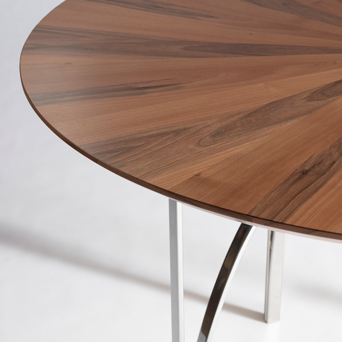 Archie Round Dining Table Medulum | Artemest