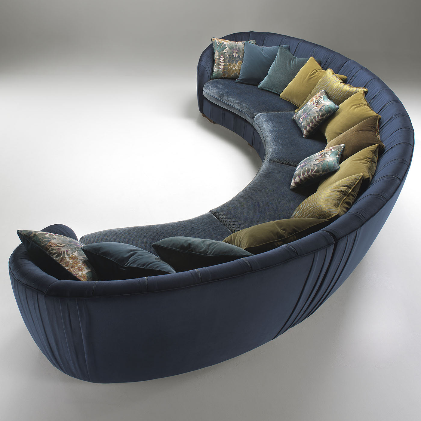 Ritz Curved Blue Sofa Bedding Atelier | Artemest