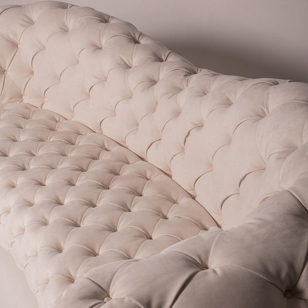 Nuvola off white capitonnè sofa Mantellassi 1926 | Artemest