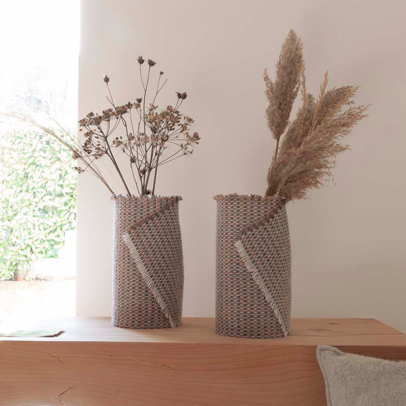 VASOLANA Grey Camel Vase Slow Design 44 | Artemest