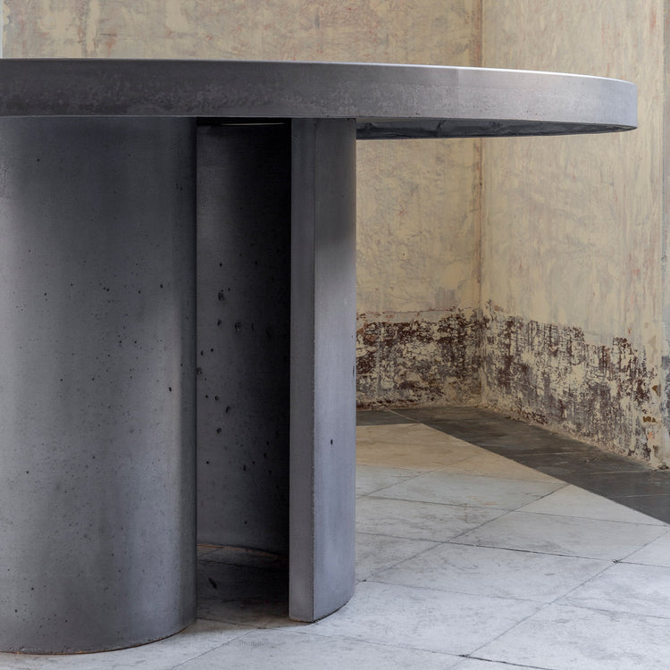 Atlante Ardesia Dining Table Forma & Cemento | Artemest