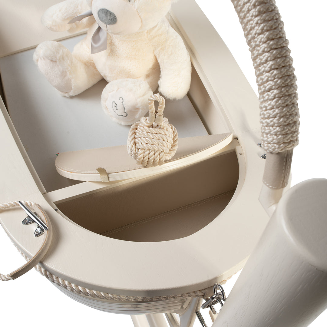 La Barchetta Boat-Shaped White Cradle/Writing Desk Marricreo | Artemest