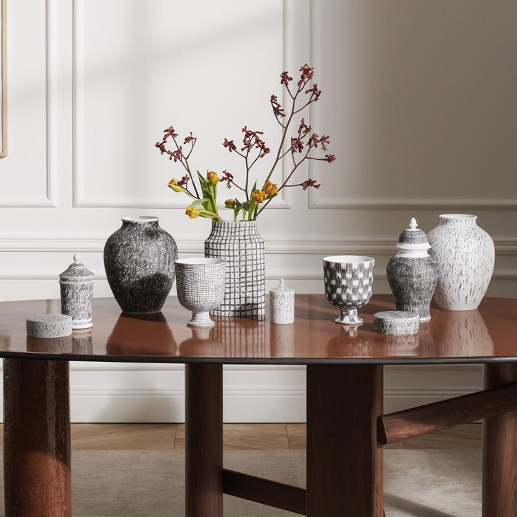 Post Scriptum Black & White Bulging Vase by Formafantasma #1 Cassina ...