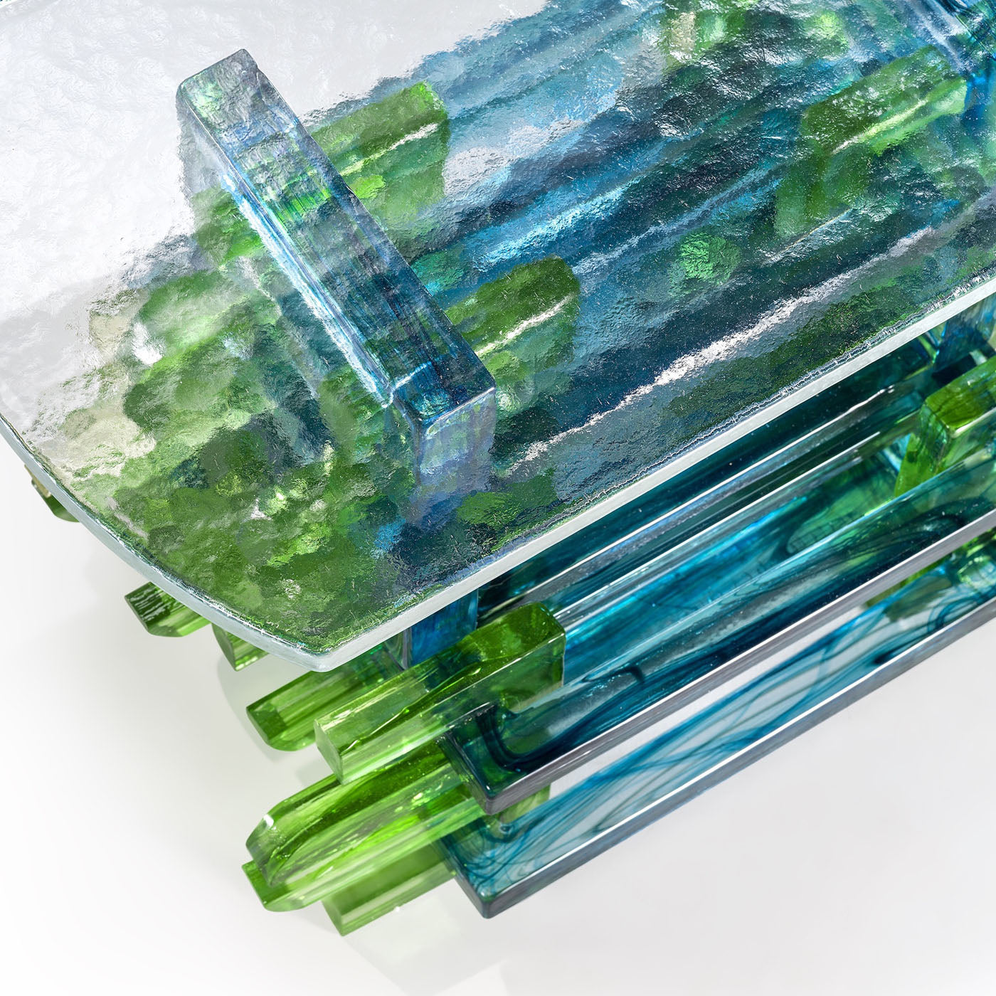 Laguna Chain Side Table by Bethan Laura Wood WonderGlass | Artemest