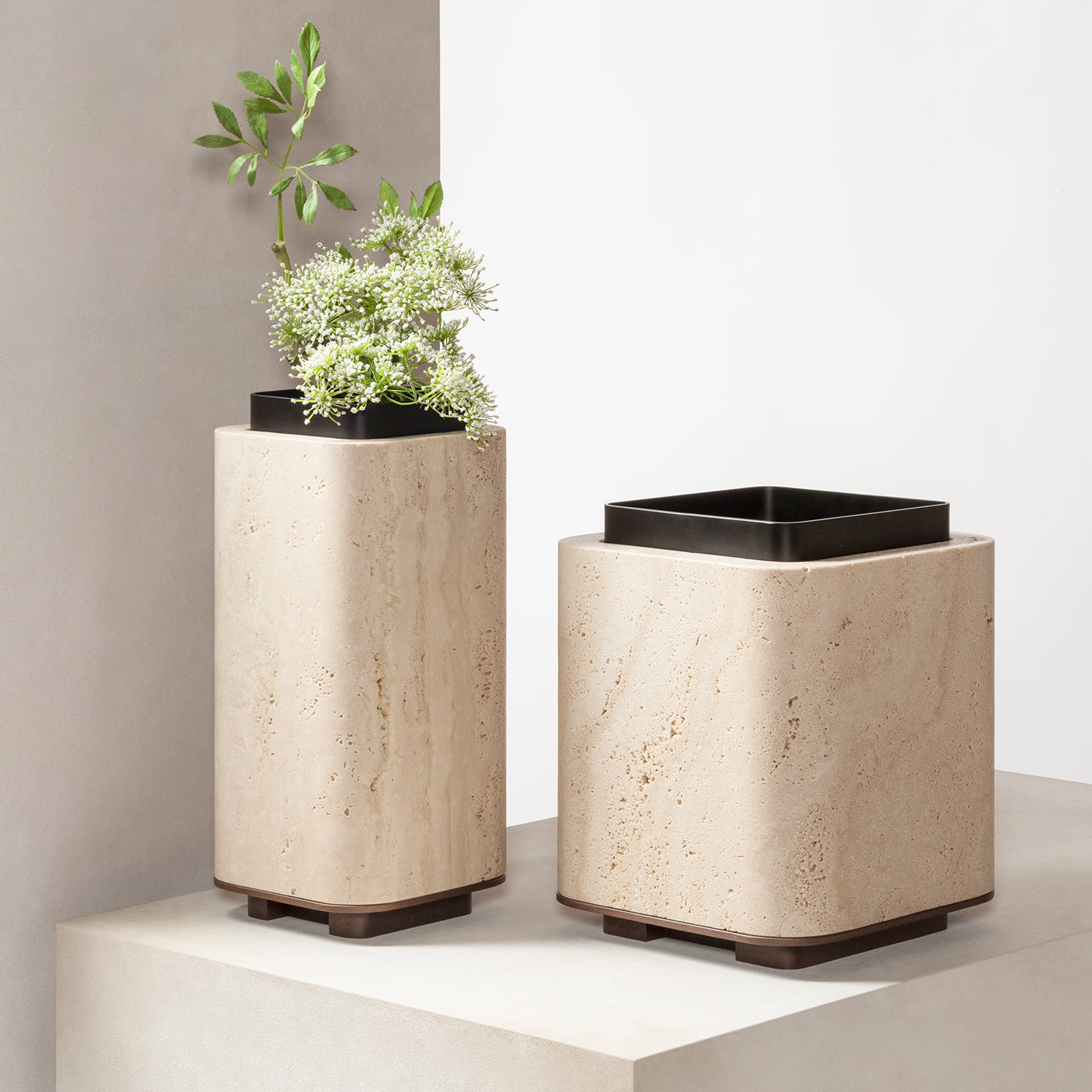 LIoyd Small High Vase Giobagnara | Artemest