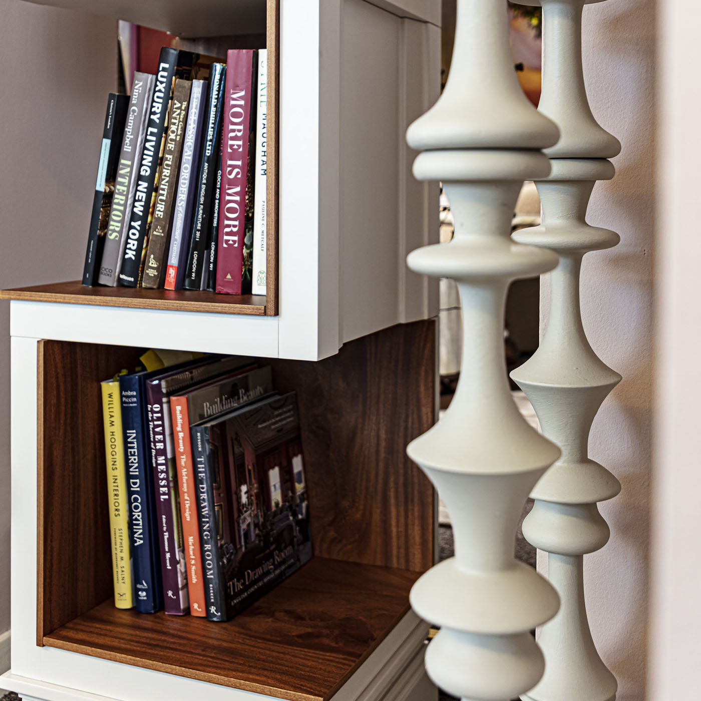 Akiba White Low Bookcase Provasi | Artemest