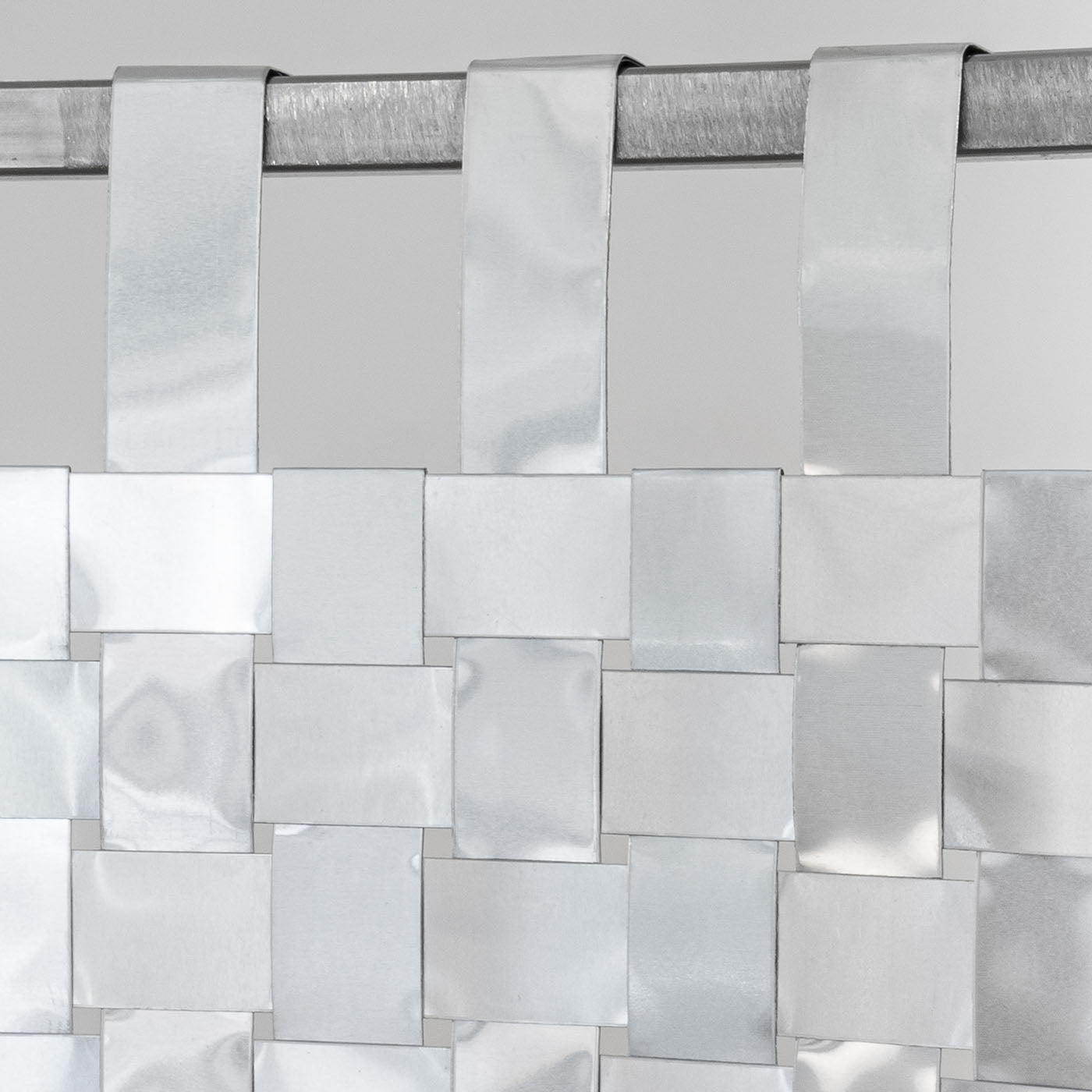 Nodum Silver Room Divider Splot Design | Artemest