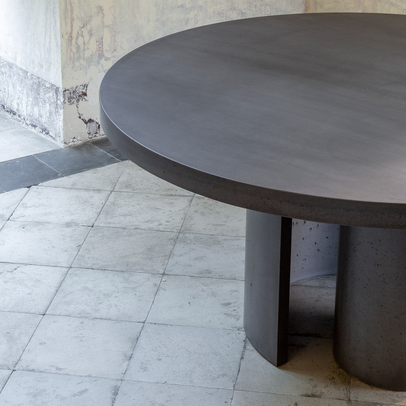 Atlante Ardesia Dining Table Forma & Cemento | Artemest