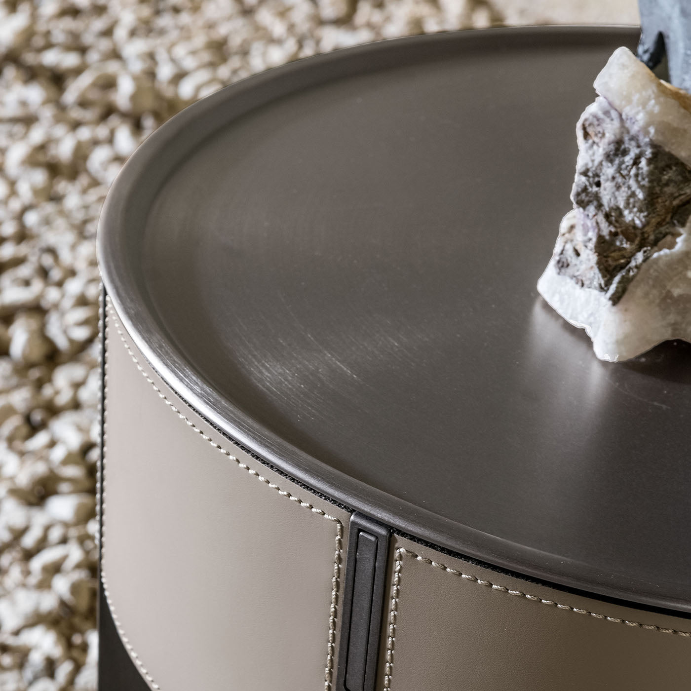 Round Bedside Table by Giuseppe Bavuso Alivar | Artemest