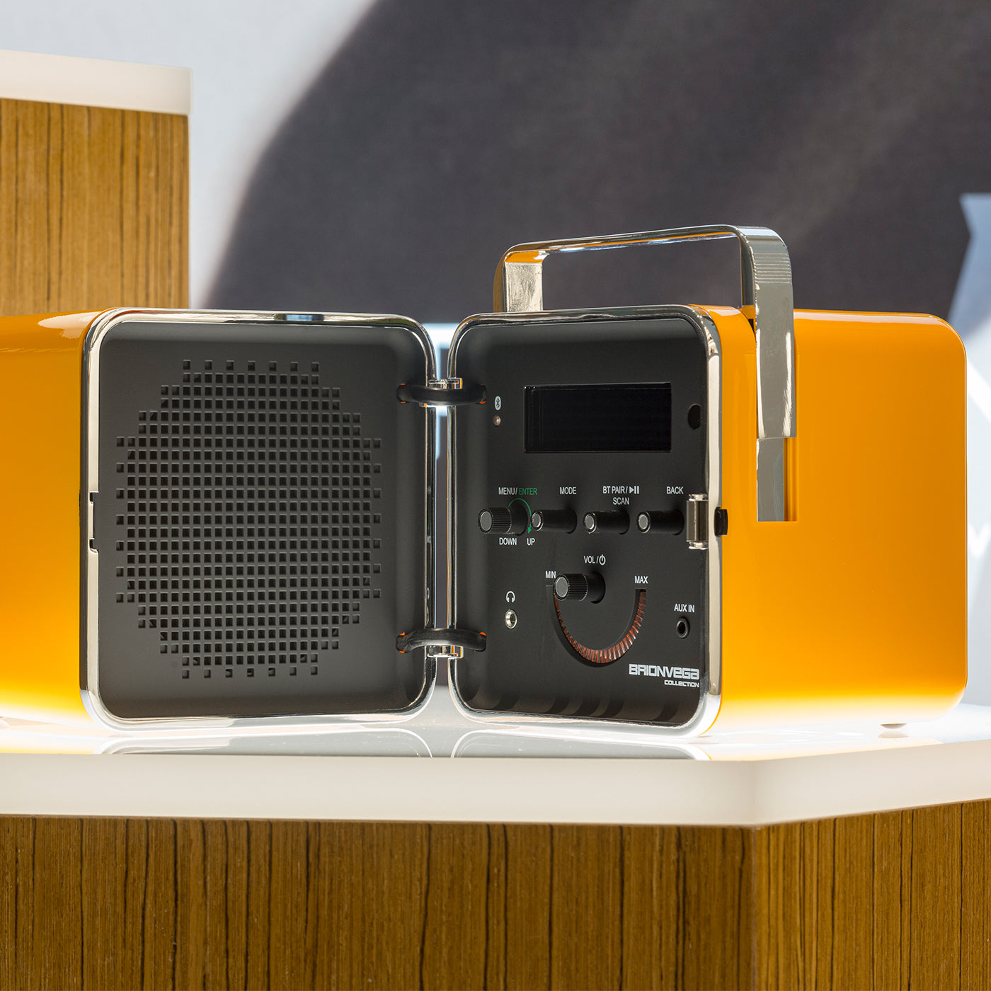 Yellow Radio.cubo by Marco Zanuso and Richard Sapper Brionvega | Artemest