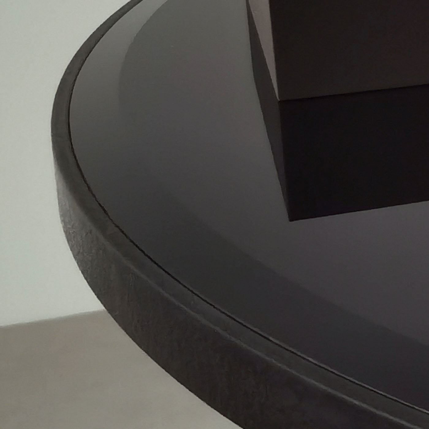 Round Reunion Dining Table With Glass Top Cesare Ferrari Atelier | Artemest