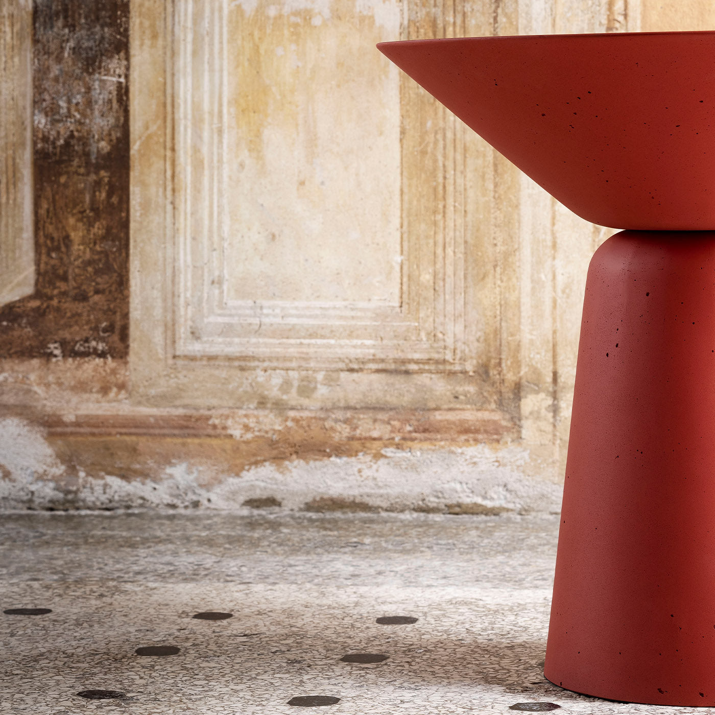 Murano Side Table by Omri Revesz Cimento | Artemest