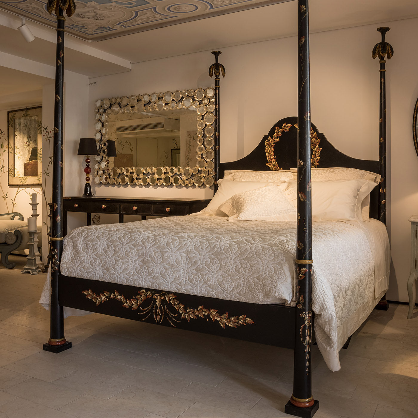 Black Roma Queen Size Bed with Laurel Crown Porte Italia | Artemest