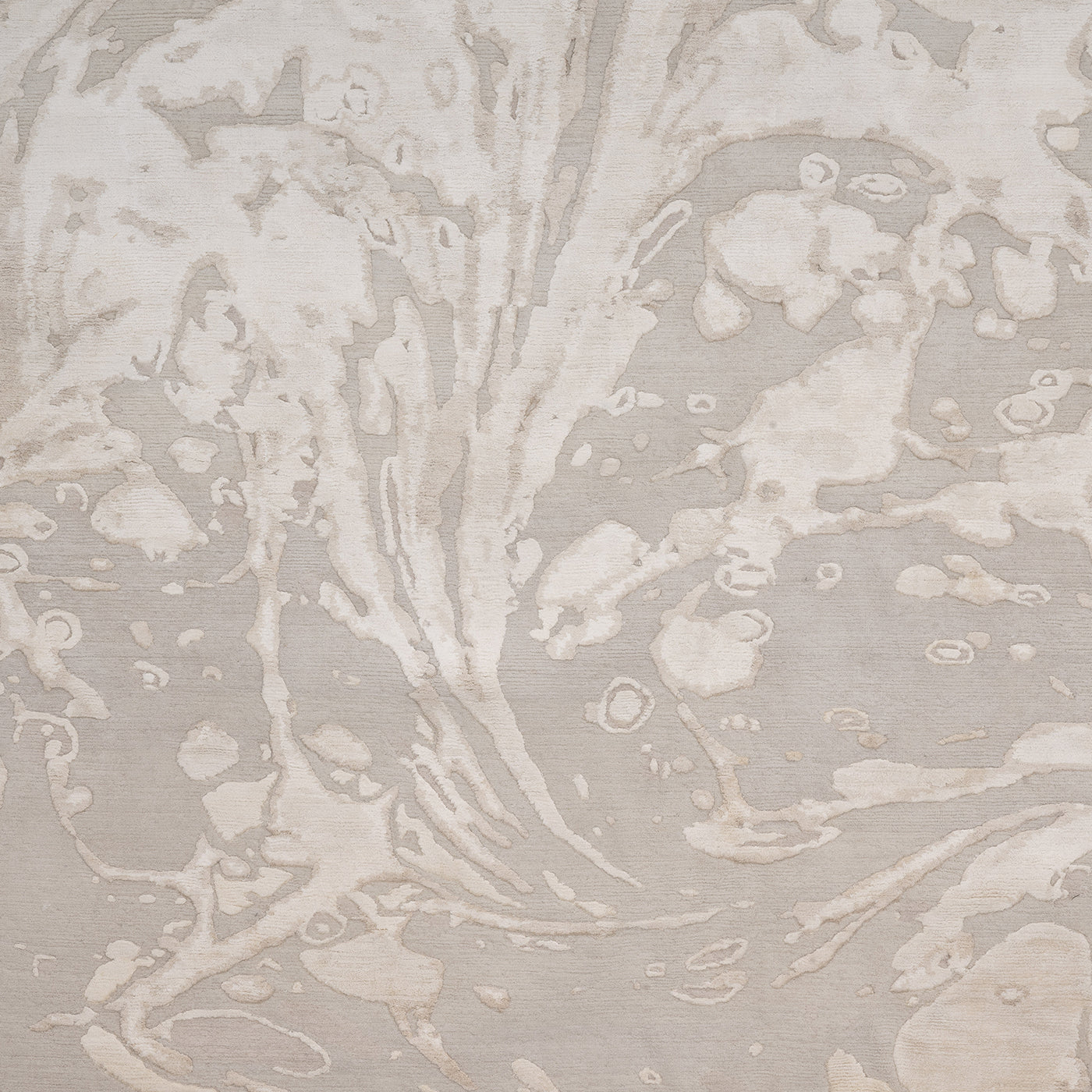 Fluid Hand-Knotted Nepalese Rug Illulian | Artemest