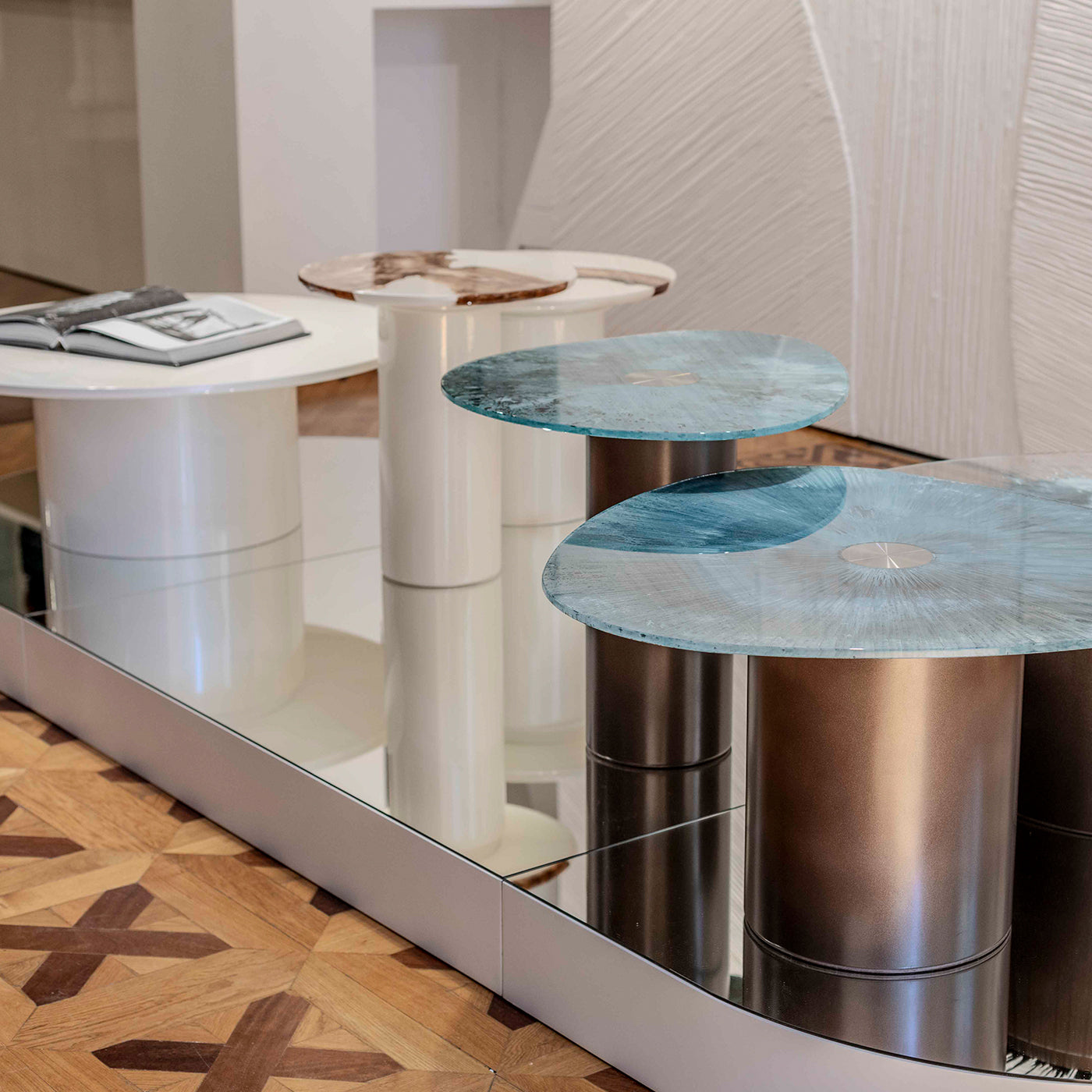 Marea Medium Coffee Table with Tempered Glass Top Atelier Frigerio Mirva | Artemest