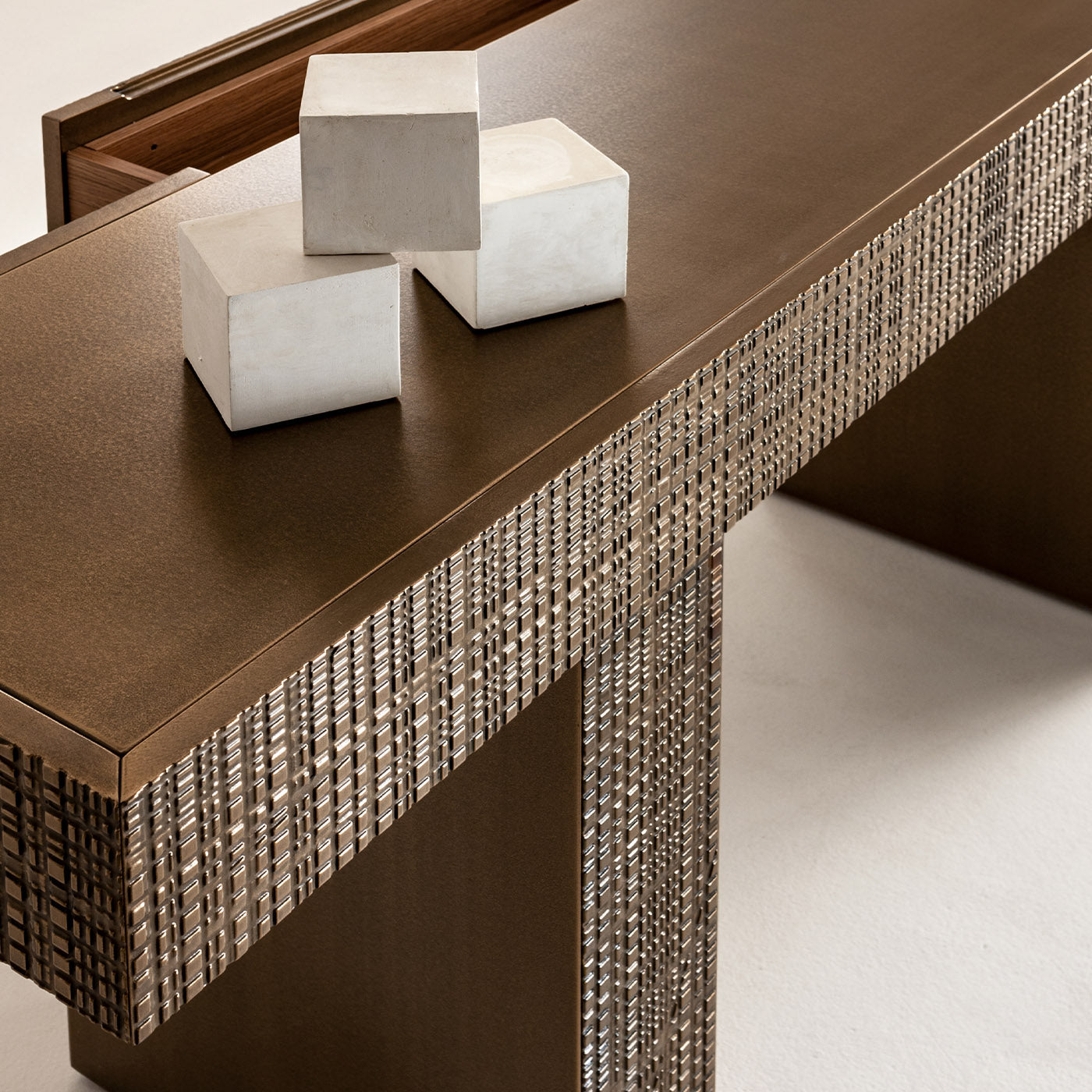 BD 38 Console Laura Meroni | Artemest