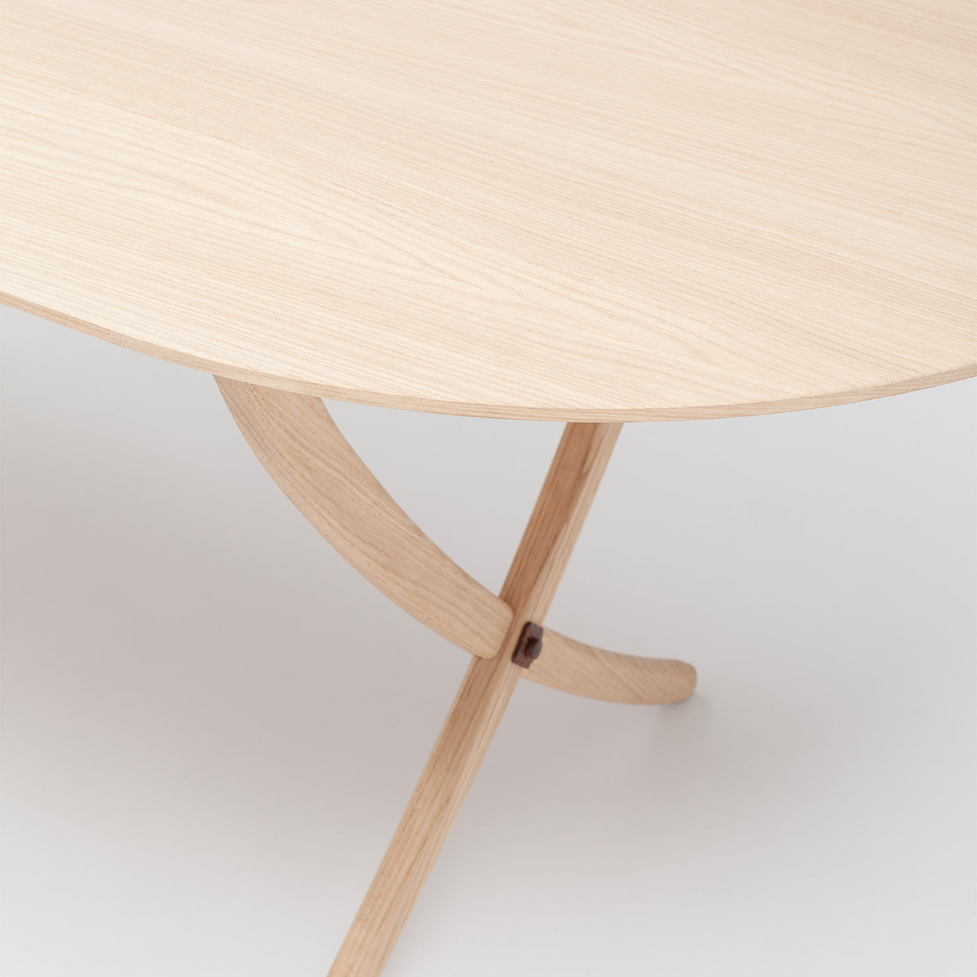 Arch Small Durmast Dining Table Pietrachiara | Artemest