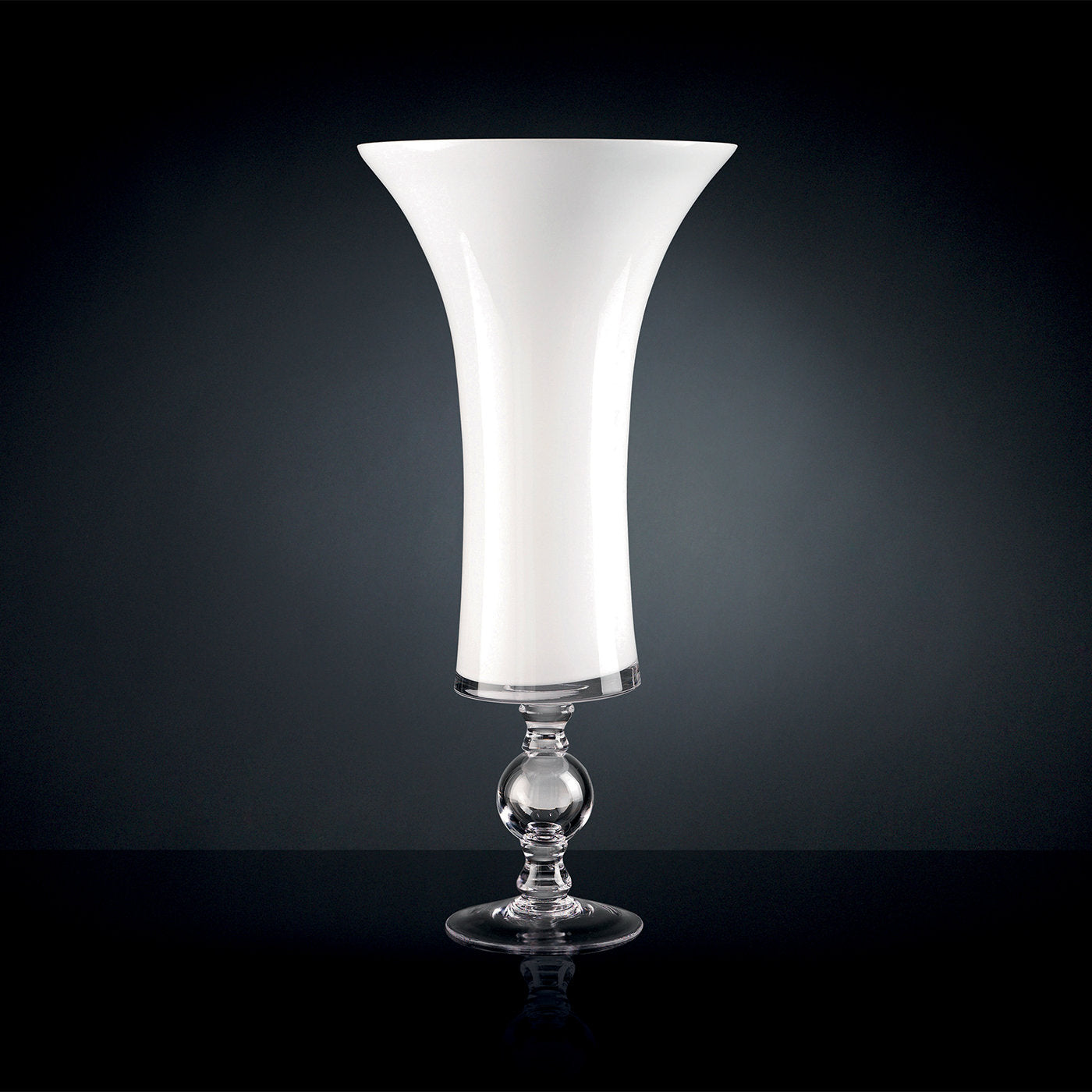 Laura Chalice White Vase VGnewtrend | Artemest