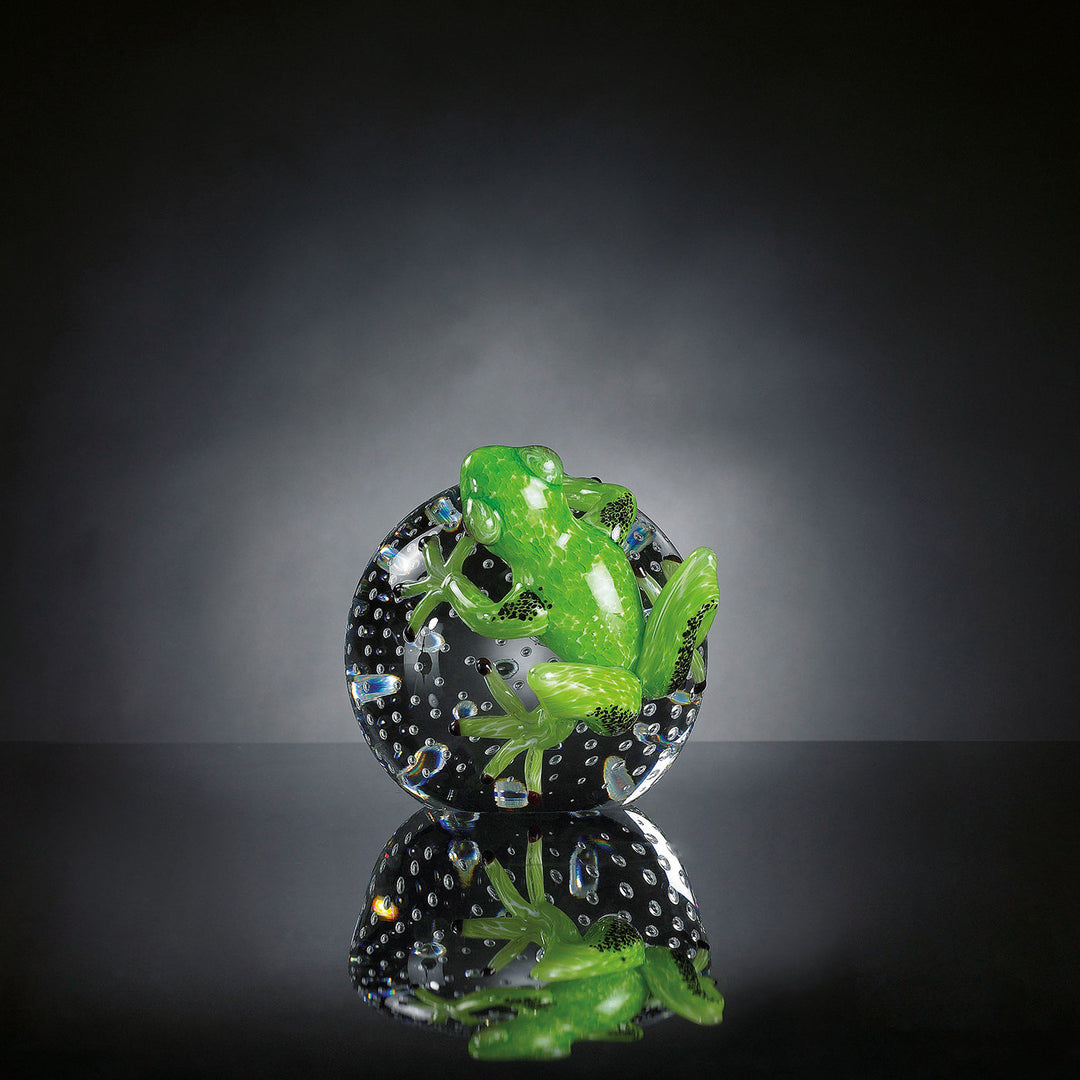 Green Glass Frog On Sphere VGnewtrend | Artemest