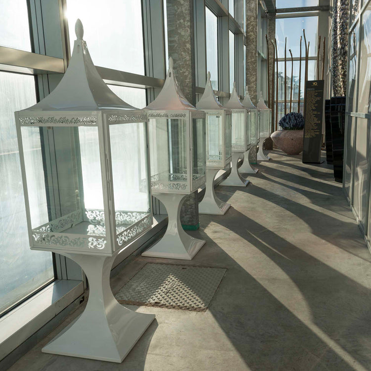 Light of Sultan White Lantern VGnewtrend | Artemest