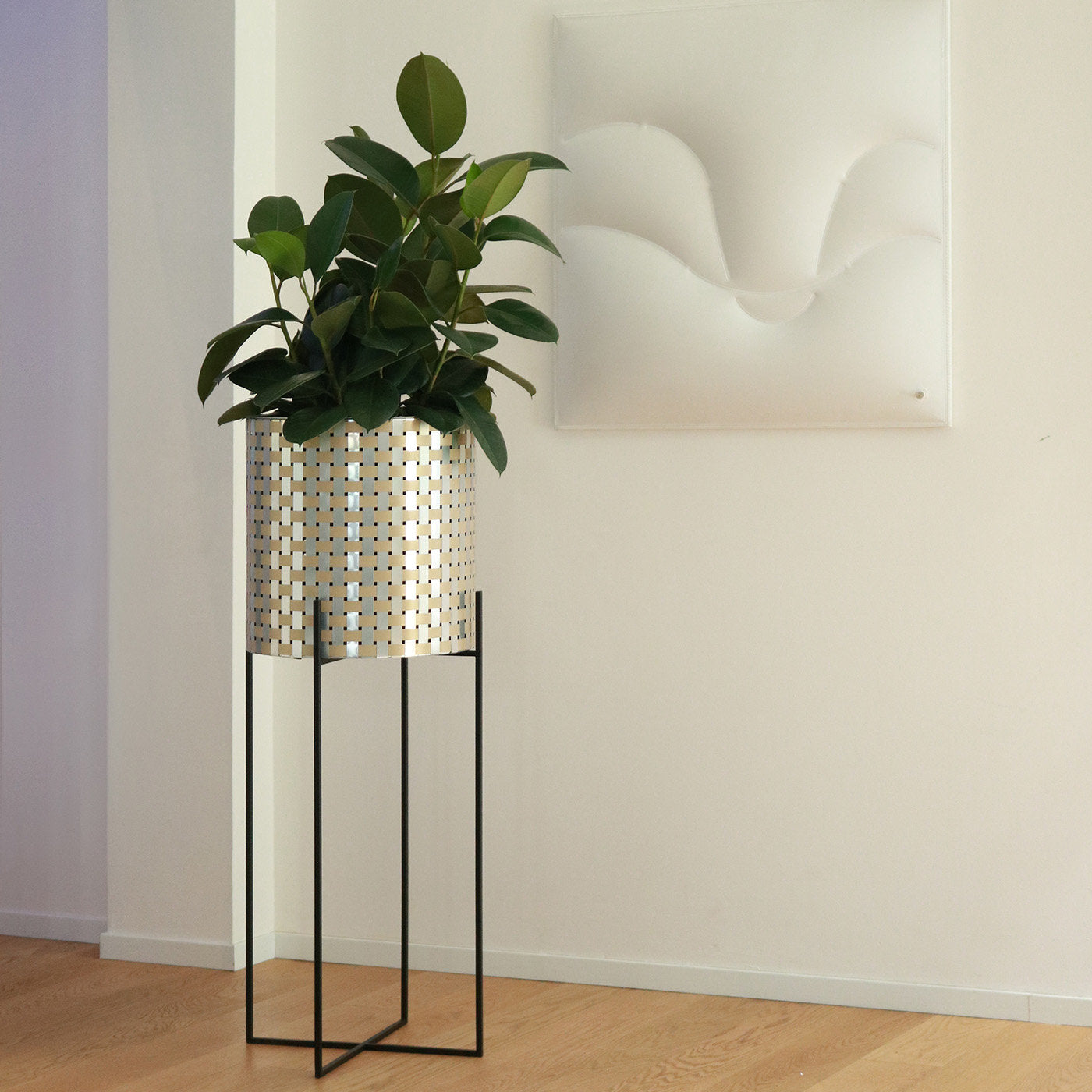 Nexum Optical 80 Gold Plant Stand Splot Design | Artemest
