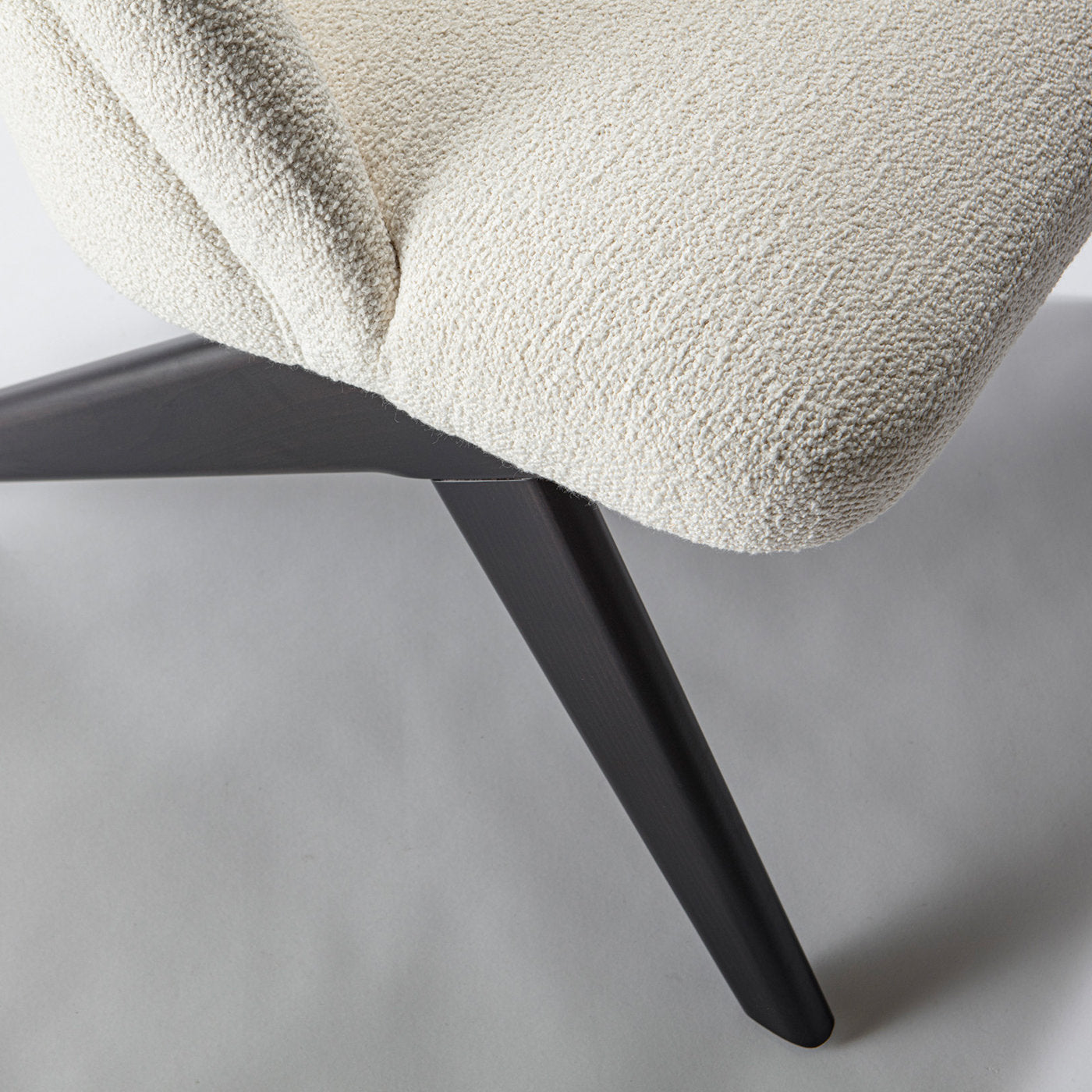 Macao White High Lounge Chair by Studio Livoni Livoni 1895 | Artemest