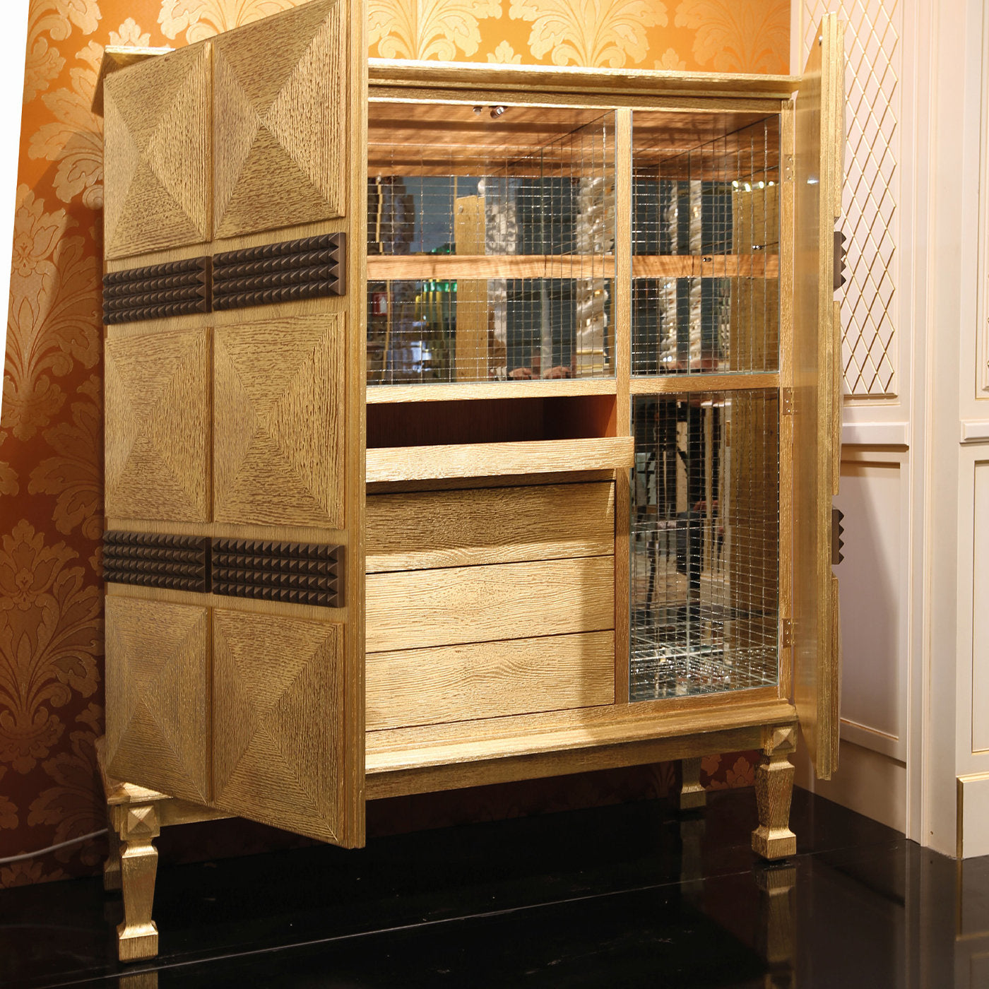 Pavo Bar Cabinet Arnaboldi Interiors | Artemest