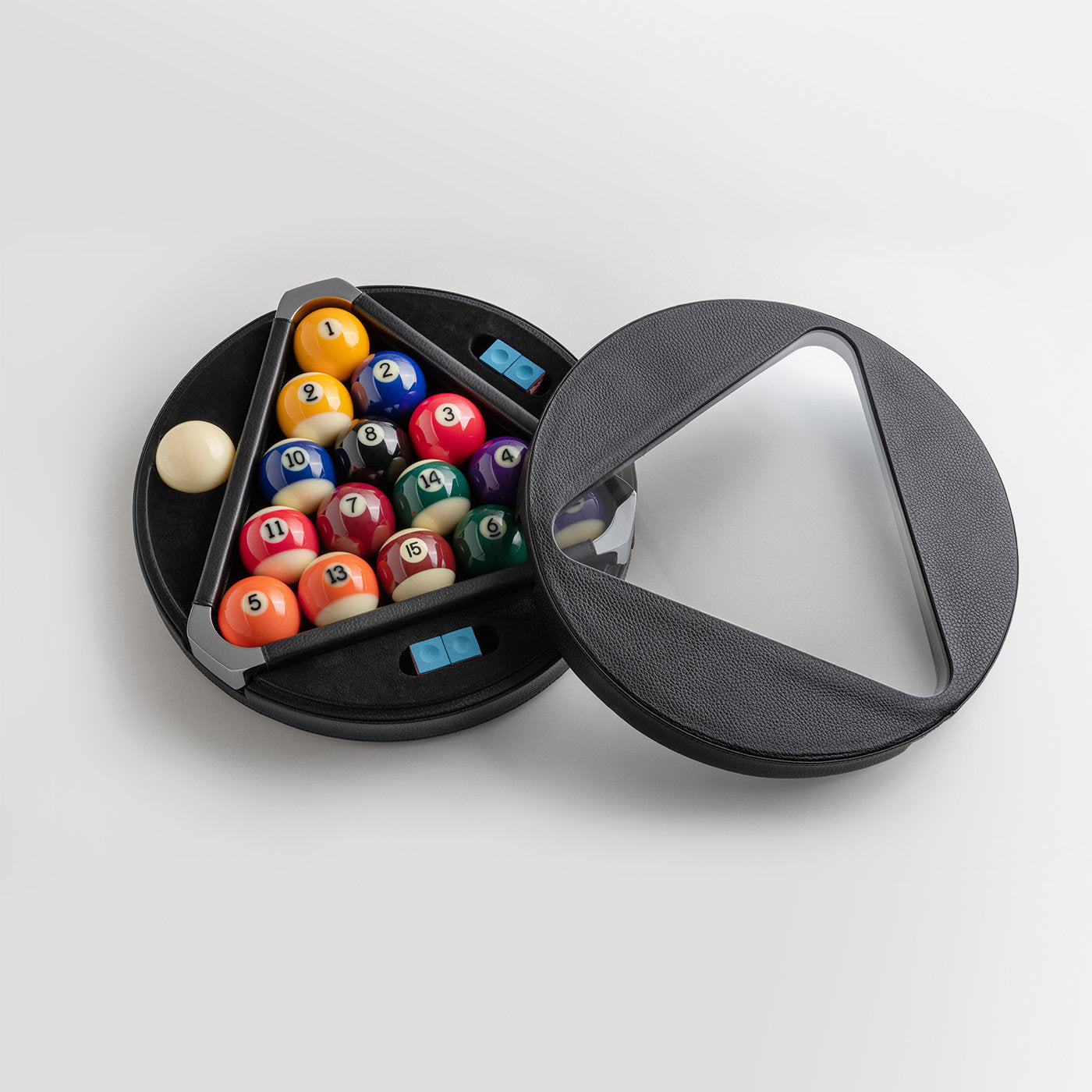 Billiard Leather Game Set Impatia | Artemest