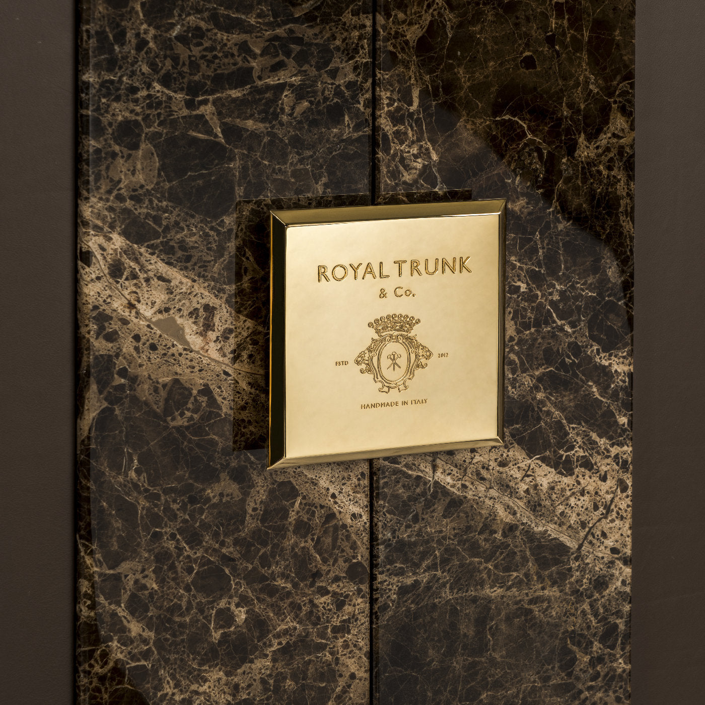 Capri Speciale Emperador Royal Trunk | Artemest