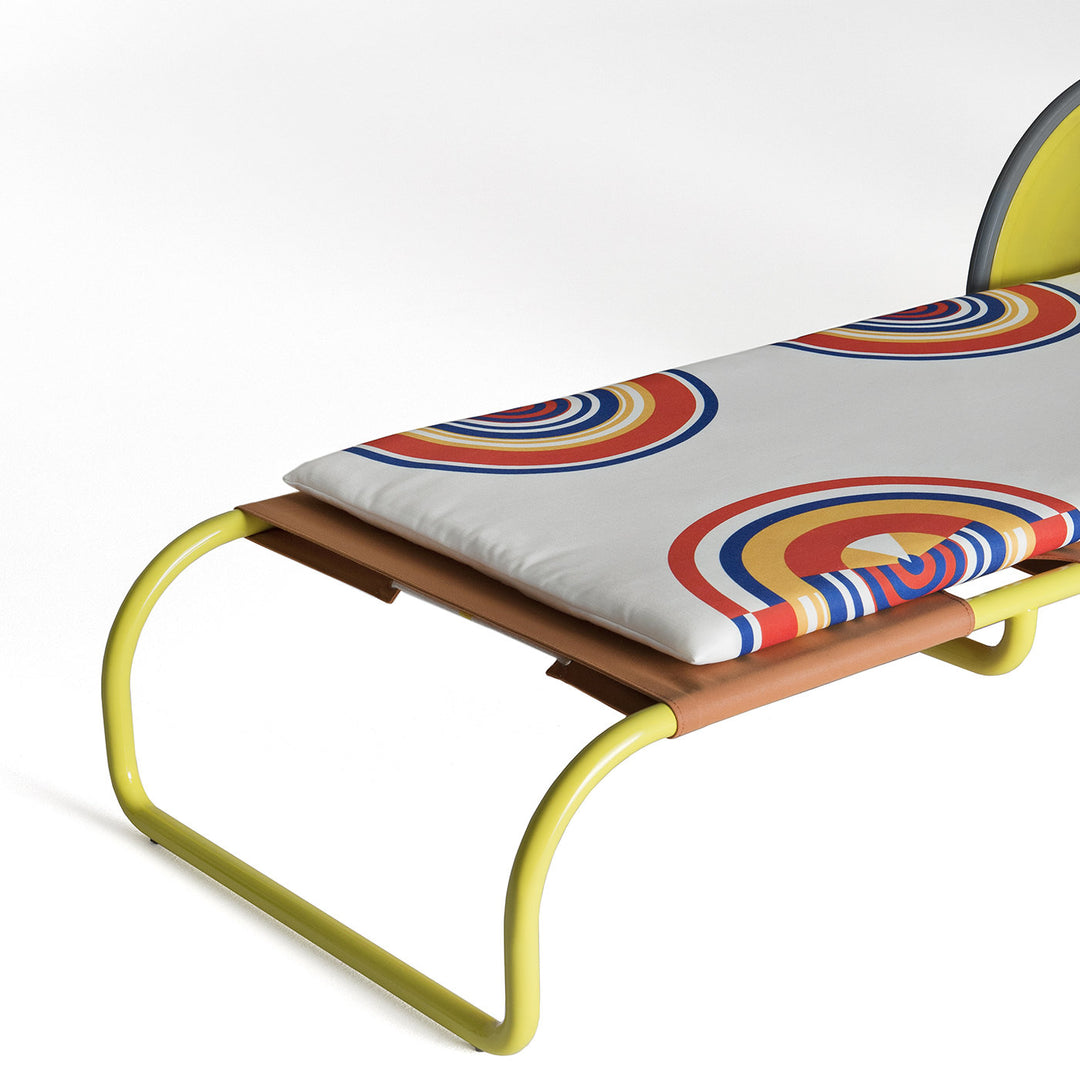 Locus Solus Yellow Sun Lounger by Gae Aulenti Exteta | Artemest