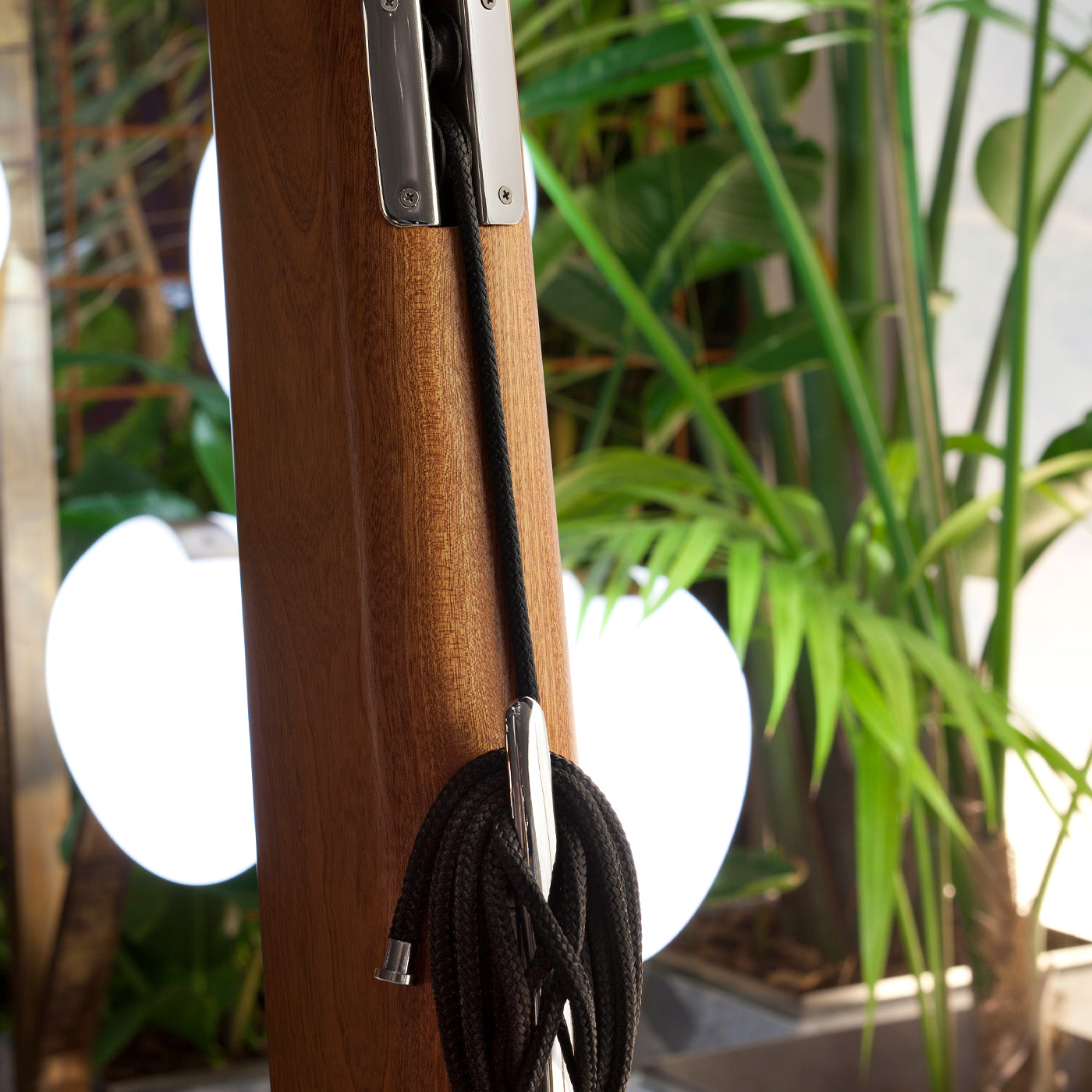 Butterfly Outdoor Overhead Shade Screen Exteta | Artemest